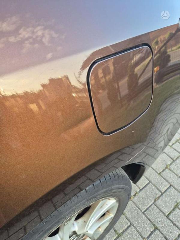 Brown Toyota Corolla 2017 in Kaunas, with an engine capacity of 1.60 L and mileage of 180 thousand km for 10800 €, photo 7 on AUTOMOTO.COM.LV