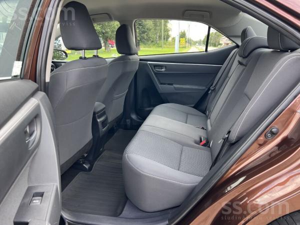 Brūns Toyota Corolla 2018 Limbaži, ar dzinēja tilpumu 1.60 L un nobraukumu 81 tūkst. km par 11950 €, foto 9 vietnē AUTOMOTO.COM.LV