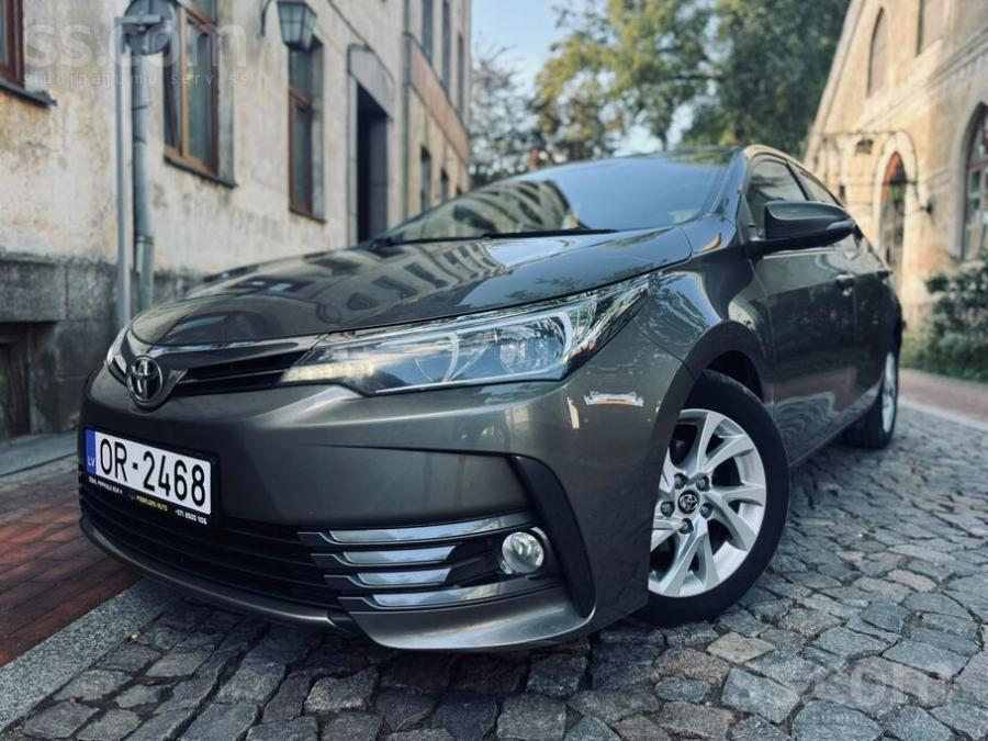 Brown Toyota Corolla 2018 in Cesis, with an engine capacity of 1.40 L and mileage of 0 thousand km for 9350 €, photo 4 on AUTOMOTO.COM.LV