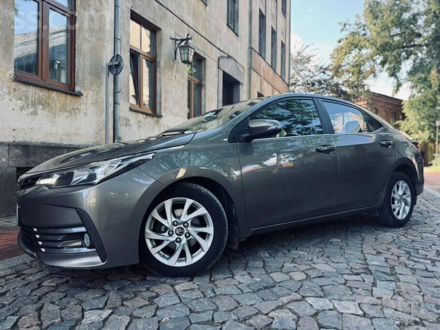 Brown Toyota Corolla 2018 in Cesis, with an engine capacity of 1.40 L and mileage of 0 thousand km for 9350 €, photo 5 on AUTOMOTO.COM.LV