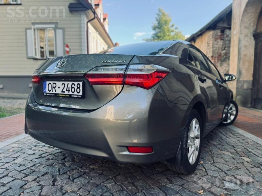 Brown Toyota Corolla 2018 in Cesis, with an engine capacity of 1.40 L and mileage of 0 thousand km for 9350 €, photo 6 on AUTOMOTO.COM.LV