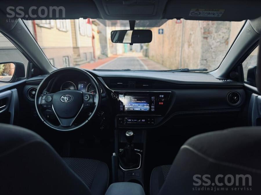 Brown Toyota Corolla 2018 in Cesis, with an engine capacity of 1.40 L and mileage of 0 thousand km for 9350 €, photo 14 on AUTOMOTO.COM.LV