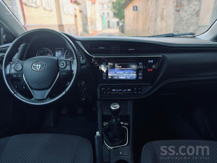 Brown Toyota Corolla 2018 in Cesis, with an engine capacity of 1.40 L and mileage of 0 thousand km for 9350 €, photo 15 on AUTOMOTO.COM.LV