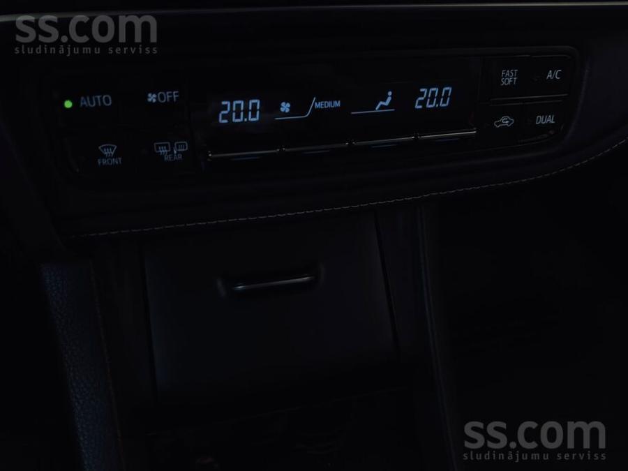Brown Toyota Corolla 2018 in Cesis, with an engine capacity of 1.40 L and mileage of 0 thousand km for 9350 €, photo 18 on AUTOMOTO.COM.LV