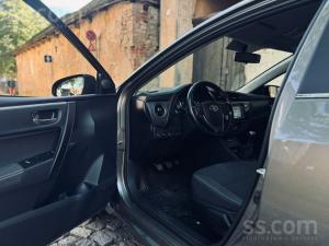 Brown Toyota Corolla 2018 in Cesis, with an engine capacity of 1.40 L and mileage of 0 thousand km for 9350 €, photo 22 on AUTOMOTO.COM.LV