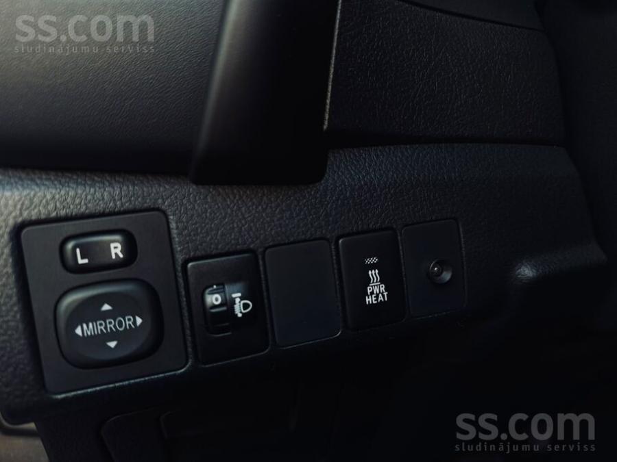 Brown Toyota Corolla 2018 in Cesis, with an engine capacity of 1.40 L and mileage of 0 thousand km for 9350 €, photo 24 on AUTOMOTO.COM.LV