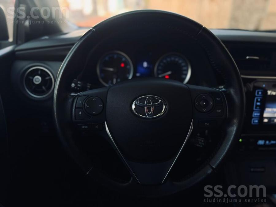 Brown Toyota Corolla 2018 in Cesis, with an engine capacity of 1.40 L and mileage of 0 thousand km for 9350 €, photo 25 on AUTOMOTO.COM.LV