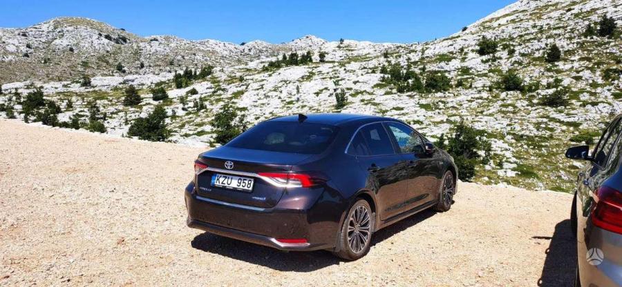 Brown Toyota Corolla 2019 in Vilnius, with an engine capacity of 1.80 L and mileage of 122 thousand km for 18000 €, photo 12 on AUTOMOTO.COM.LV