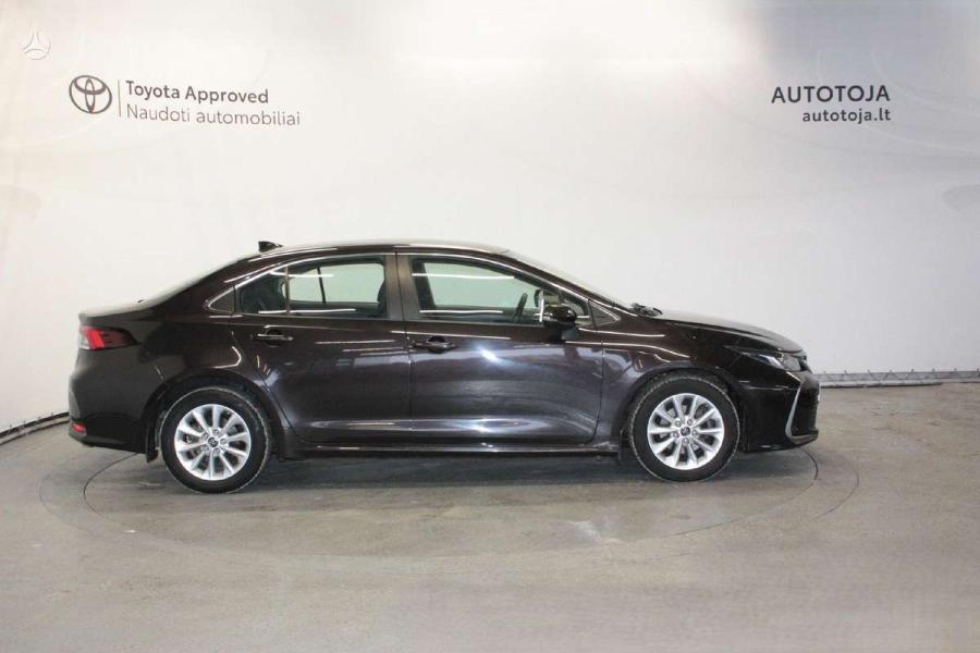 Brown Toyota Corolla 2019 in Kaunas, with an engine capacity of 1.60 L and mileage of 72 thousand km for 15900 €, photo 16 on AUTOMOTO.COM.LV
