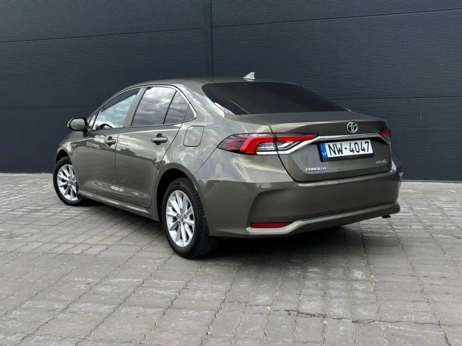 Brown Toyota Corolla 2019 in Riga, with an engine capacity of 1.80 L and mileage of 124 thousand km for 16850 €, photo 3 on AUTOMOTO.COM.LV