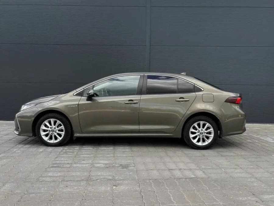 Brown Toyota Corolla 2019 in Riga, with an engine capacity of 1.80 L and mileage of 124 thousand km for 16850 €, photo 4 on AUTOMOTO.COM.LV