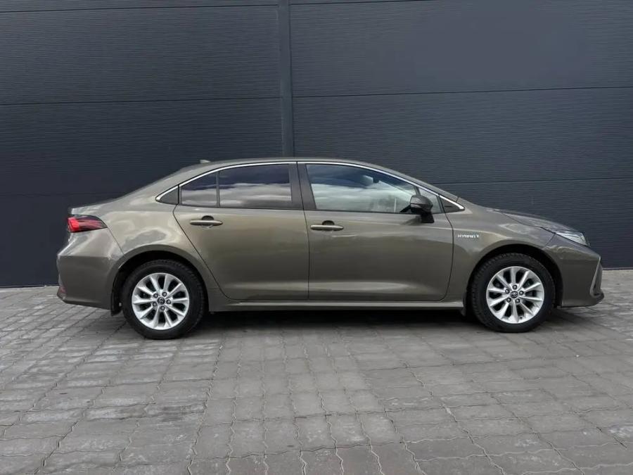 Brown Toyota Corolla 2019 in Riga, with an engine capacity of 1.80 L and mileage of 124 thousand km for 16850 €, photo 5 on AUTOMOTO.COM.LV