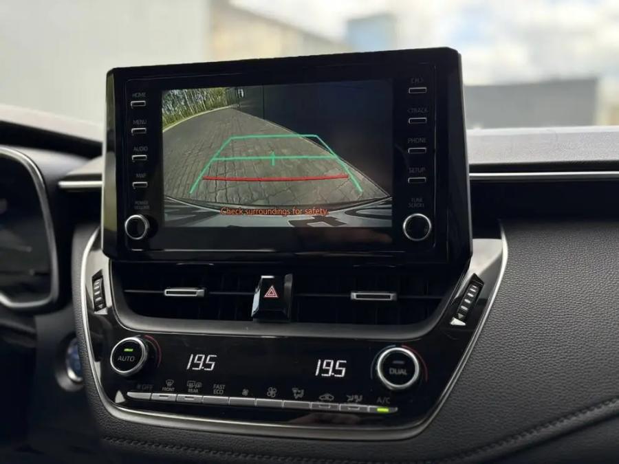 Brown Toyota Corolla 2019 in Riga, with an engine capacity of 1.80 L and mileage of 124 thousand km for 16850 €, photo 11 on AUTOMOTO.COM.LV