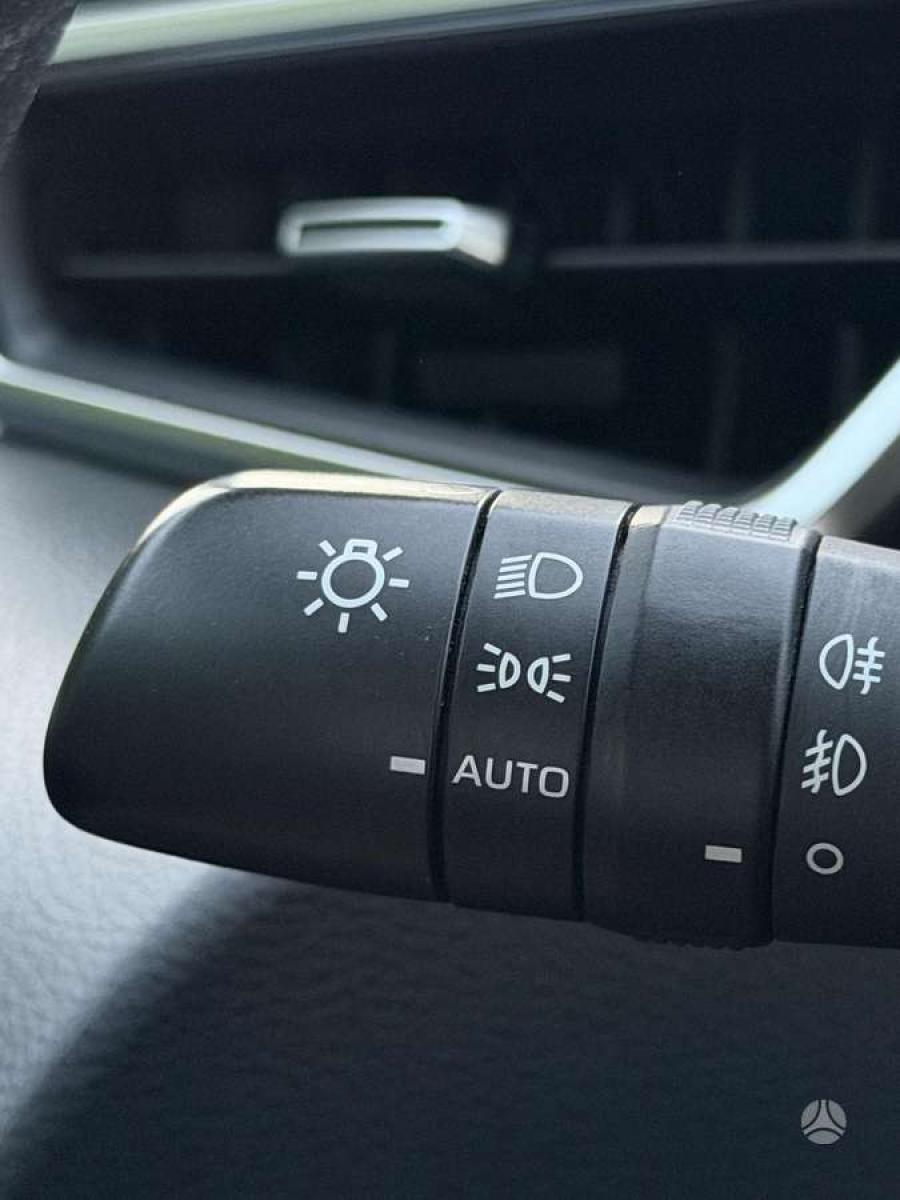 Brūns Toyota Corolla 2019 Viļņa, ar dzinēja tilpumu 1.80 L un nobraukumu 186 tūkst. km par 15500 €, foto 19 vietnē AUTOMOTO.COM.LV