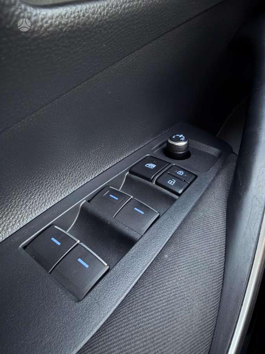 Brūns Toyota Corolla 2019 Viļņa, ar dzinēja tilpumu 1.80 L un nobraukumu 186 tūkst. km par 15500 €, foto 24 vietnē AUTOMOTO.COM.LV