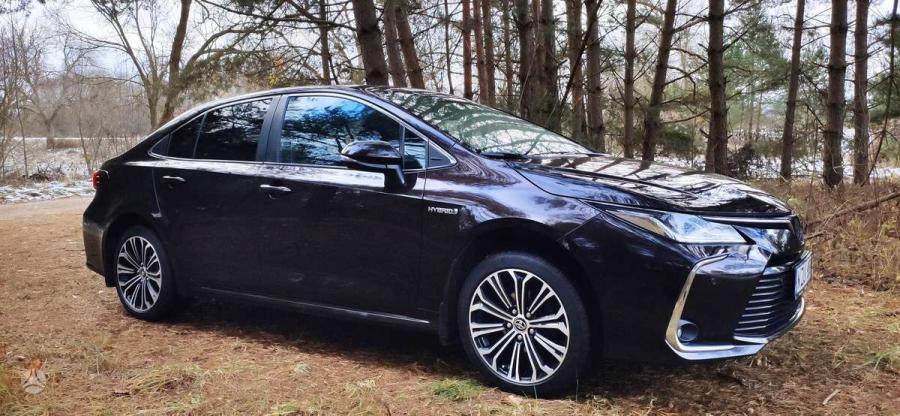 Brūns Toyota Corolla 2019 Viļņa, ar dzinēja tilpumu 1.80 L un nobraukumu 133 tūkst. km par 16500 €, foto 4 vietnē AUTOMOTO.COM.LV