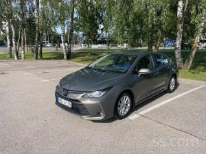 Brown Toyota Corolla 2019 in Riga, with an engine capacity of 1.60 L and mileage of 115 thousand km for 11890 €, photo 3 on AUTOMOTO.COM.LV