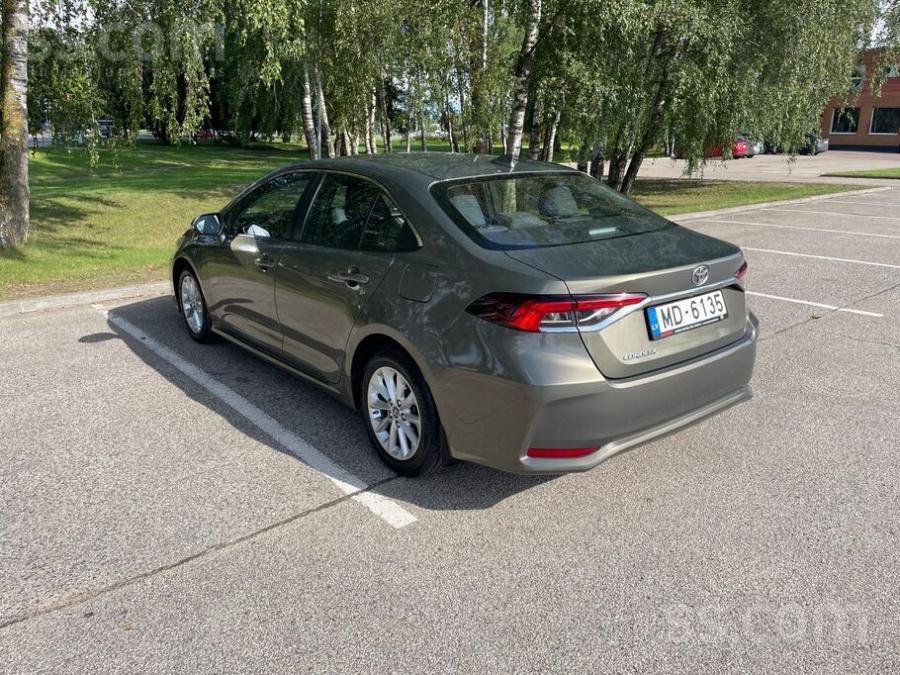 Brown Toyota Corolla 2019 in Riga, with an engine capacity of 1.60 L and mileage of 115 thousand km for 11890 €, photo 9 on AUTOMOTO.COM.LV