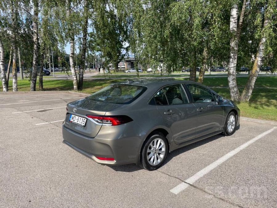Brown Toyota Corolla 2019 in Riga, with an engine capacity of 1.60 L and mileage of 115 thousand km for 11890 €, photo 10 on AUTOMOTO.COM.LV