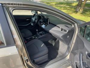 Brown Toyota Corolla 2019 in Riga, with an engine capacity of 1.60 L and mileage of 115 thousand km for 11890 €, photo 14 on AUTOMOTO.COM.LV