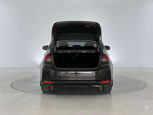 Brūns Toyota Corolla 2019 Viļņa, ar dzinēja tilpumu 1.60 L un nobraukumu 111 tūkst. km par 15900 €, foto 10 vietnē AUTOMOTO.COM.LV