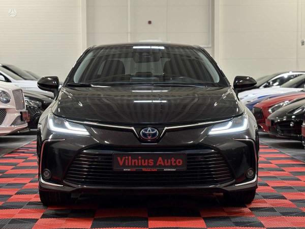 Brown Toyota Corolla 2019 in Vilnius, with an engine capacity of 1.80 L and mileage of 134 thousand km for 17099 €, photo 3 on AUTOMOTO.COM.LV