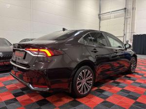Brown Toyota Corolla 2019 in Vilnius, with an engine capacity of 1.80 L and mileage of 134 thousand km for 17099 €, photo 5 on AUTOMOTO.COM.LV