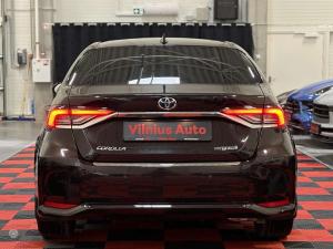 Brown Toyota Corolla 2019 in Vilnius, with an engine capacity of 1.80 L and mileage of 134 thousand km for 17099 €, photo 6 on AUTOMOTO.COM.LV