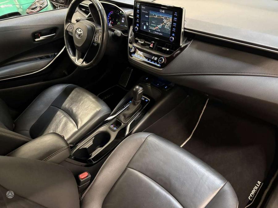 Brown Toyota Corolla 2019 in Vilnius, with an engine capacity of 1.80 L and mileage of 134 thousand km for 17099 €, photo 17 on AUTOMOTO.COM.LV