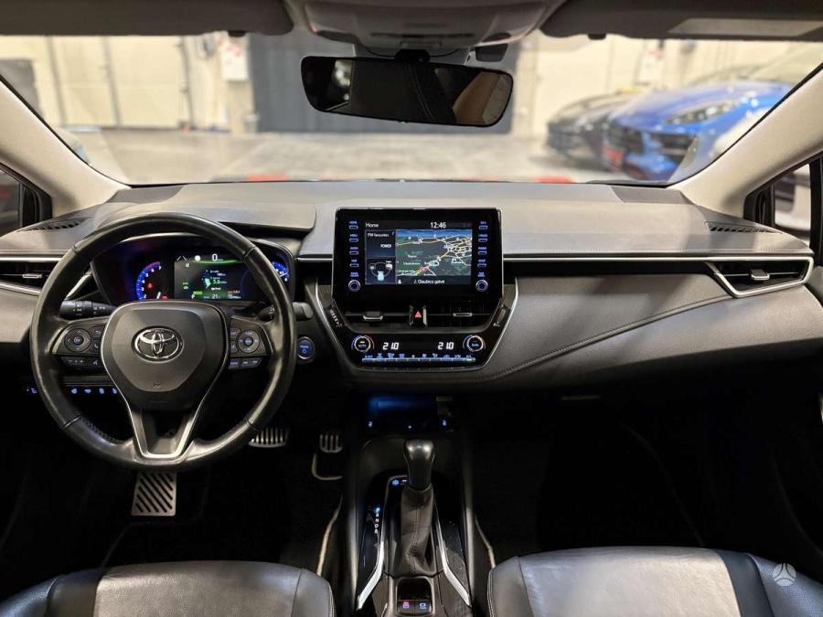 Brown Toyota Corolla 2019 in Vilnius, with an engine capacity of 1.80 L and mileage of 134 thousand km for 17099 €, photo 19 on AUTOMOTO.COM.LV