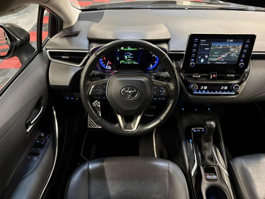 Brown Toyota Corolla 2019 in Vilnius, with an engine capacity of 1.80 L and mileage of 134 thousand km for 17099 €, photo 20 on AUTOMOTO.COM.LV