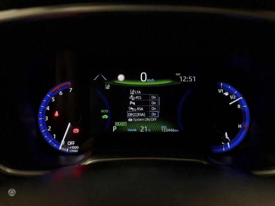 Brown Toyota Corolla 2019 in Vilnius, with an engine capacity of 1.80 L and mileage of 134 thousand km for 17099 €, photo 23 on AUTOMOTO.COM.LV