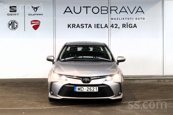 Toyota Corolla 2019 in Riga on AUTOMOTO.COM.LV Brown Toyota Corolla 2019 in Riga, with an engine capacity of 1.60 L and mileage of 115 thousand km for 14990 €, photo 3 on AUTOMOTO.COM.LV
