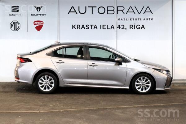 Toyota Corolla 2019 in Riga on AUTOMOTO.COM.LV Brown Toyota Corolla 2019 in Riga, with an engine capacity of 1.60 L and mileage of 115 thousand km for 14990 €, photo 6 on AUTOMOTO.COM.LV