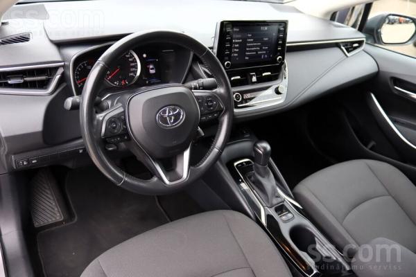 Toyota Corolla 2019 in Riga on AUTOMOTO.COM.LV Brown Toyota Corolla 2019 in Riga, with an engine capacity of 1.60 L and mileage of 115 thousand km for 14990 €, photo 10 on AUTOMOTO.COM.LV