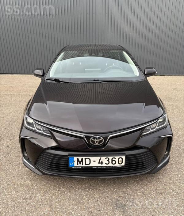 Brown Toyota Corolla 2019 in Riga, with an engine capacity of 1.60 L and mileage of 111 thousand km for 14100 €, photo 6 on AUTOMOTO.COM.LV