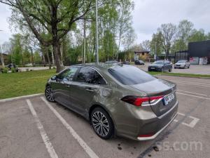 Brown Toyota Corolla 2020 in Riga, with an engine capacity of 1.60 L and mileage of 47 thousand km for 17000 €, photo 5 on AUTOMOTO.COM.LV