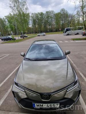 Brown Toyota Corolla 2020 in Riga, with an engine capacity of 1.60 L and mileage of 47 thousand km for 17000 €, photo 6 on AUTOMOTO.COM.LV