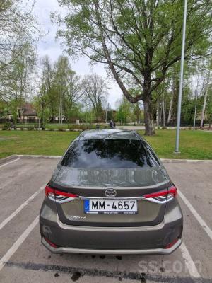 Brown Toyota Corolla 2020 in Riga, with an engine capacity of 1.60 L and mileage of 47 thousand km for 17000 €, photo 7 on AUTOMOTO.COM.LV