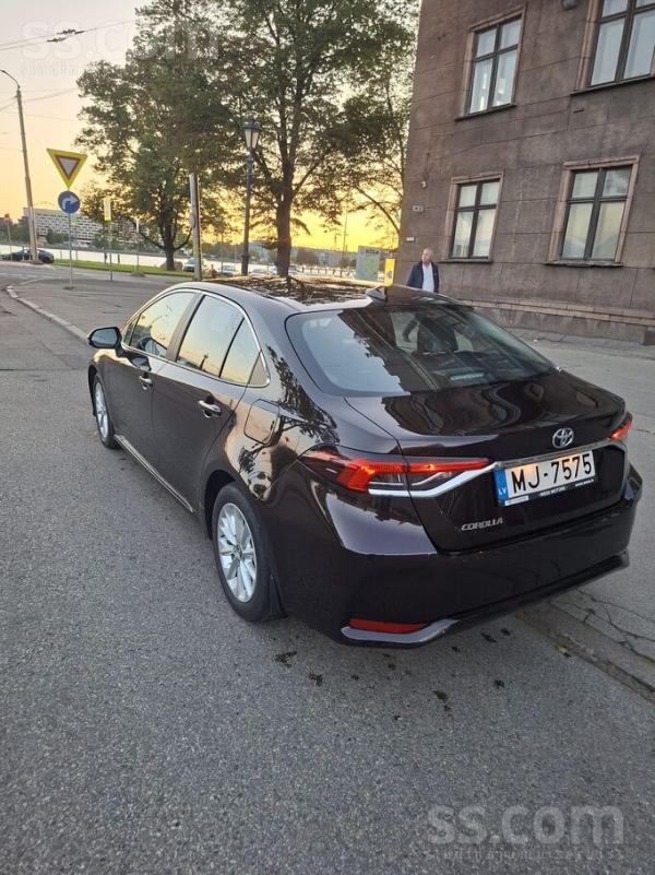 Brūns Toyota Corolla 2020 Rīga, ar dzinēja tilpumu 1.60 L un nobraukumu 40 tūkst. km par 16900 €, foto 3 vietnē AUTOMOTO.COM.LV
