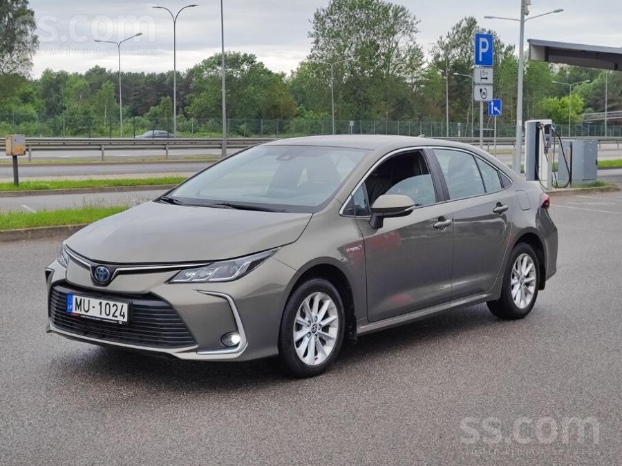 Brūns Toyota Corolla 2021 Rīga, ar dzinēja tilpumu 1.80 L un nobraukumu 200 tūkst. km par 14000 €, foto 1 vietnē AUTOMOTO.COM.LV
