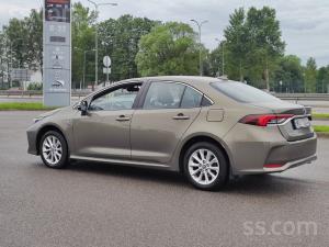 Brūns Toyota Corolla 2021 Rīga, ar dzinēja tilpumu 1.80 L un nobraukumu 200 tūkst. km par 14000 €, foto 4 vietnē AUTOMOTO.COM.LV