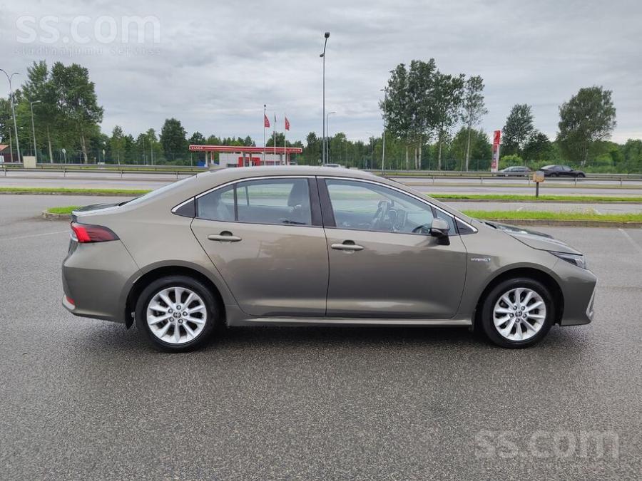 Brūns Toyota Corolla 2021 Rīga, ar dzinēja tilpumu 1.80 L un nobraukumu 200 tūkst. km par 14000 €, foto 8 vietnē AUTOMOTO.COM.LV