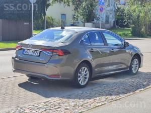 Brūns Toyota Corolla 2021 Rīga, ar dzinēja tilpumu 1.80 L un nobraukumu 200 tūkst. km par 14500 €, foto 5 vietnē AUTOMOTO.COM.LV