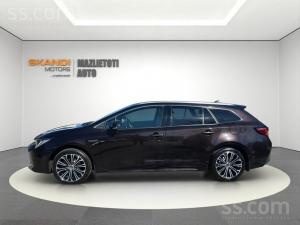 Brown Toyota Corolla 2019 in Riga, with an engine capacity of 1.80 L and mileage of 87 thousand km for 15790 €, photo 4 on AUTOMOTO.COM.LV