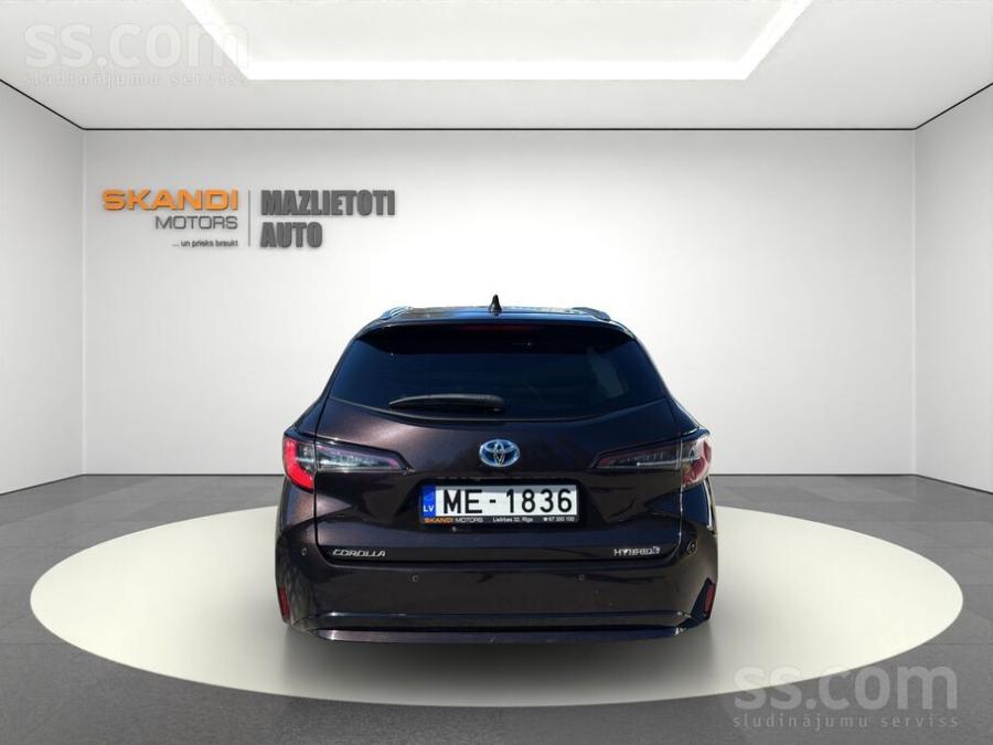 Brown Toyota Corolla 2019 in Riga, with an engine capacity of 1.80 L and mileage of 87 thousand km for 15790 €, photo 6 on AUTOMOTO.COM.LV