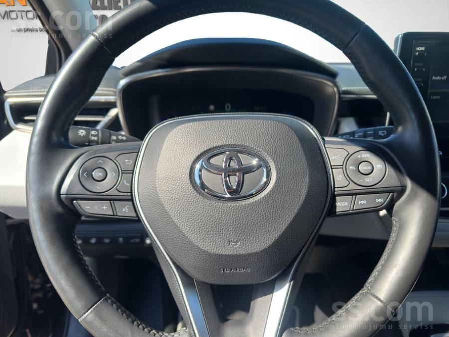 Brown Toyota Corolla 2019 in Riga, with an engine capacity of 1.80 L and mileage of 87 thousand km for 15790 €, photo 11 on AUTOMOTO.COM.LV