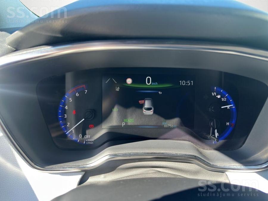 Brown Toyota Corolla 2019 in Riga, with an engine capacity of 1.80 L and mileage of 87 thousand km for 15790 €, photo 12 on AUTOMOTO.COM.LV