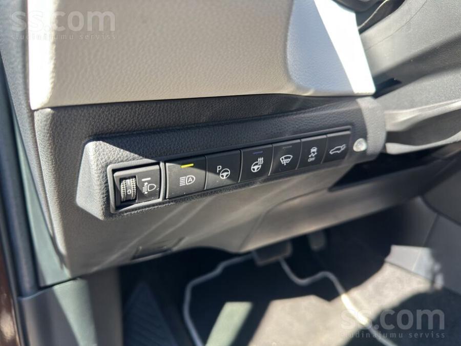 Brown Toyota Corolla 2019 in Riga, with an engine capacity of 1.80 L and mileage of 87 thousand km for 15790 €, photo 16 on AUTOMOTO.COM.LV