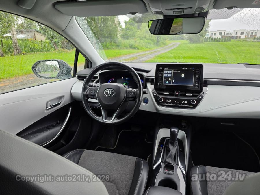 Brown Toyota Corolla 2019 in Tallinn, with an engine capacity of 1.80 L and mileage of 144 thousand km for 17990 €, photo 6 on AUTOMOTO.COM.LV